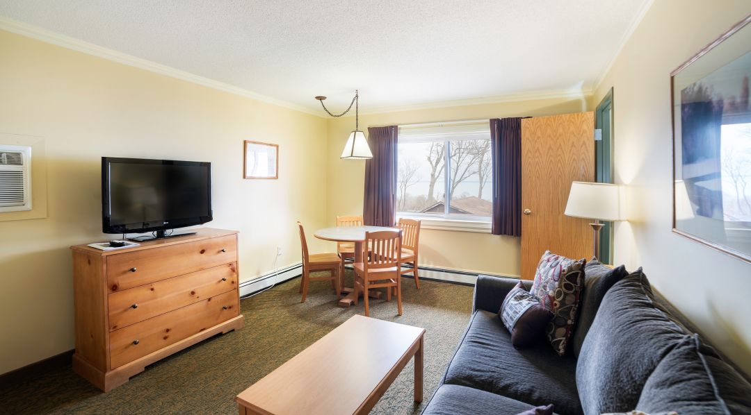 Leelanau County Hotels | Leelanau Sands Casino & Lodge